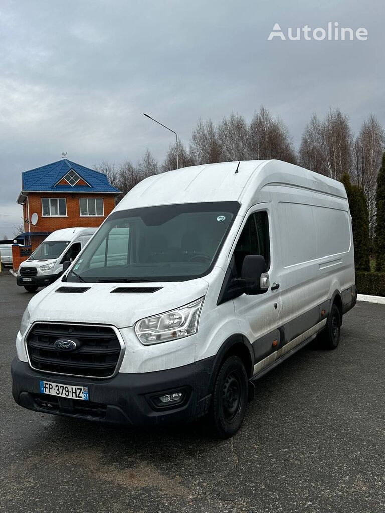 Ford Transit (mozhlyvyi lizynh) minibus furgon