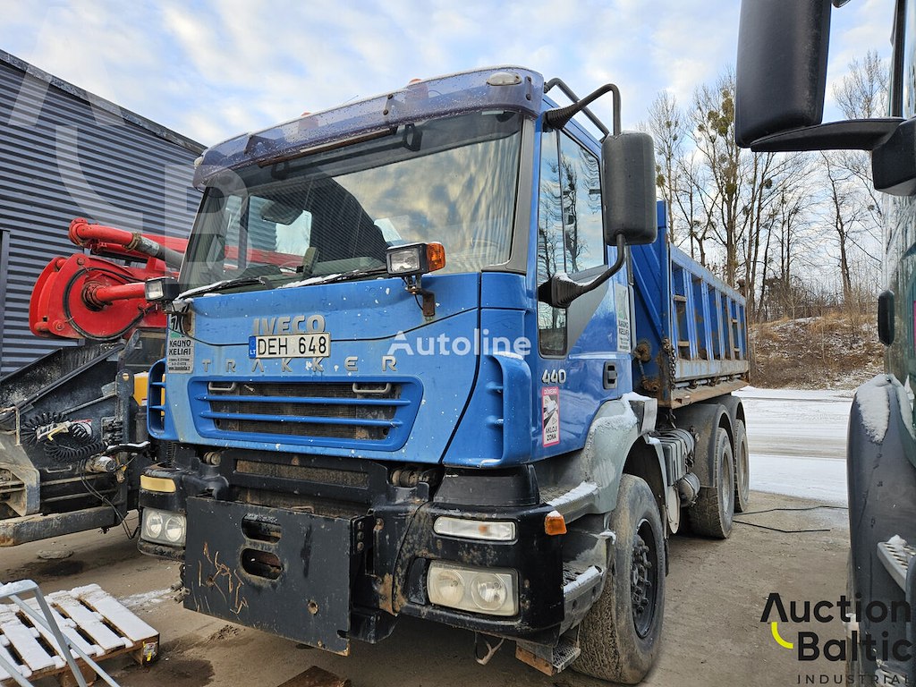 Prodaje se IVECO 260 E44 kiper na aukciji