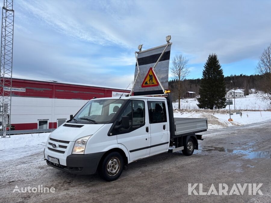 Prodaje se Ford Transit T300 kamion s ravnom platformom < 3.5t na aukciji