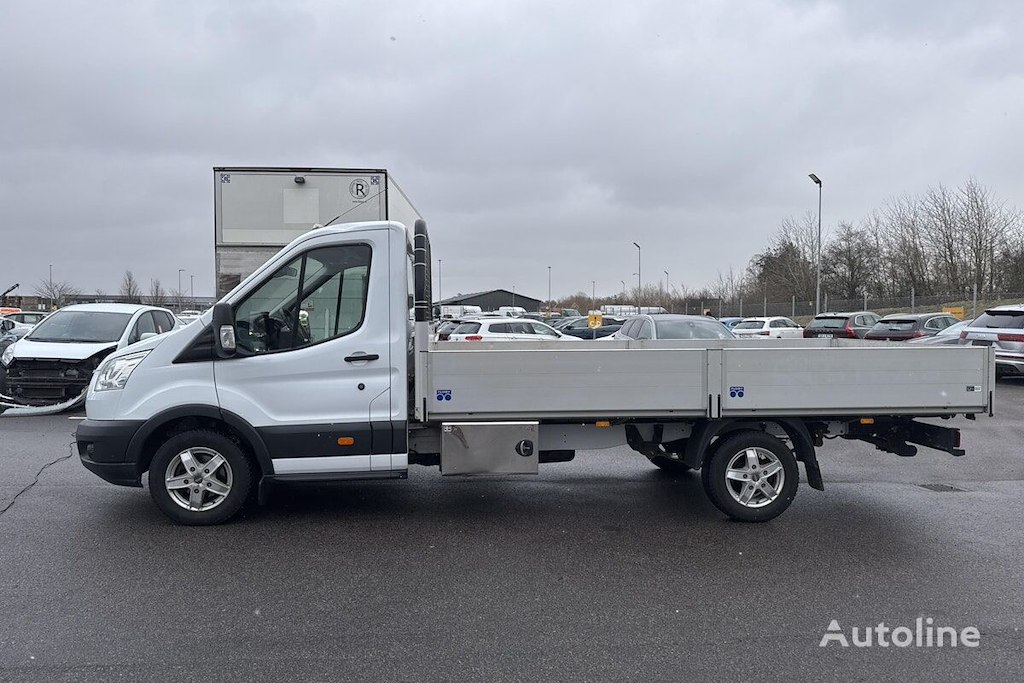 Prodaje se Ford Transit kamion s ravnom platformom < 3.5t na aukciji