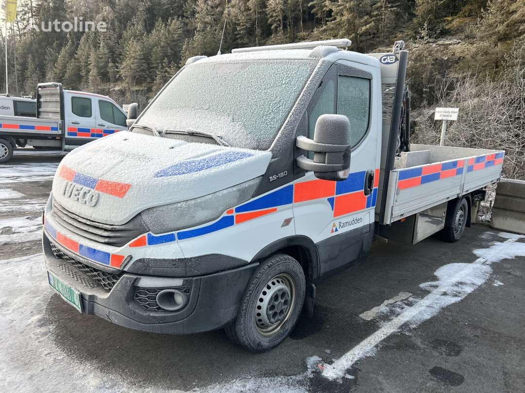 Prodaje se IVECO DAILY kamion s ravnom platformom < 3.5t na aukciji