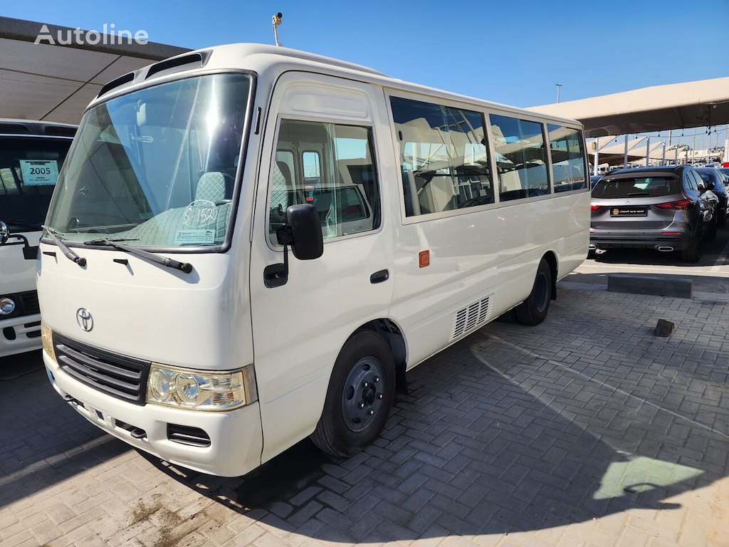 Toyota Coaster prigradski autobus