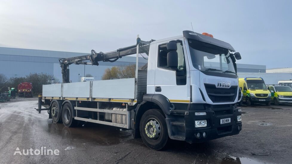 IVECO STRALIS 310 kamion s ravnom platformom