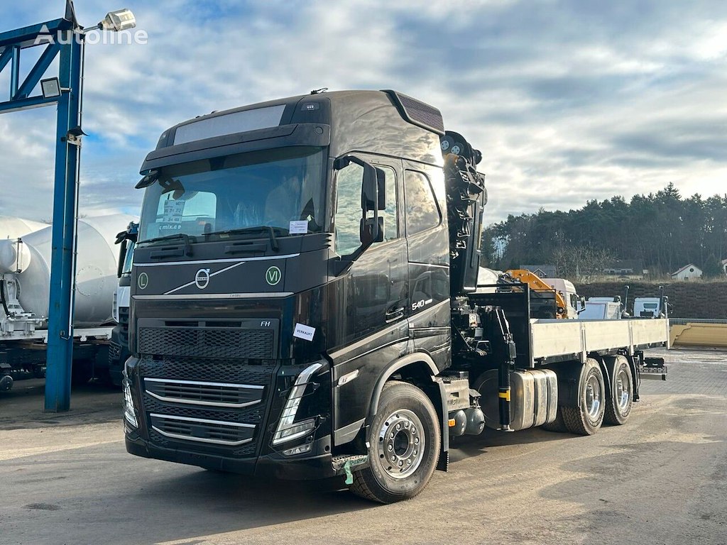 Novi Volvo FH 540 kamion s ravnom platformom