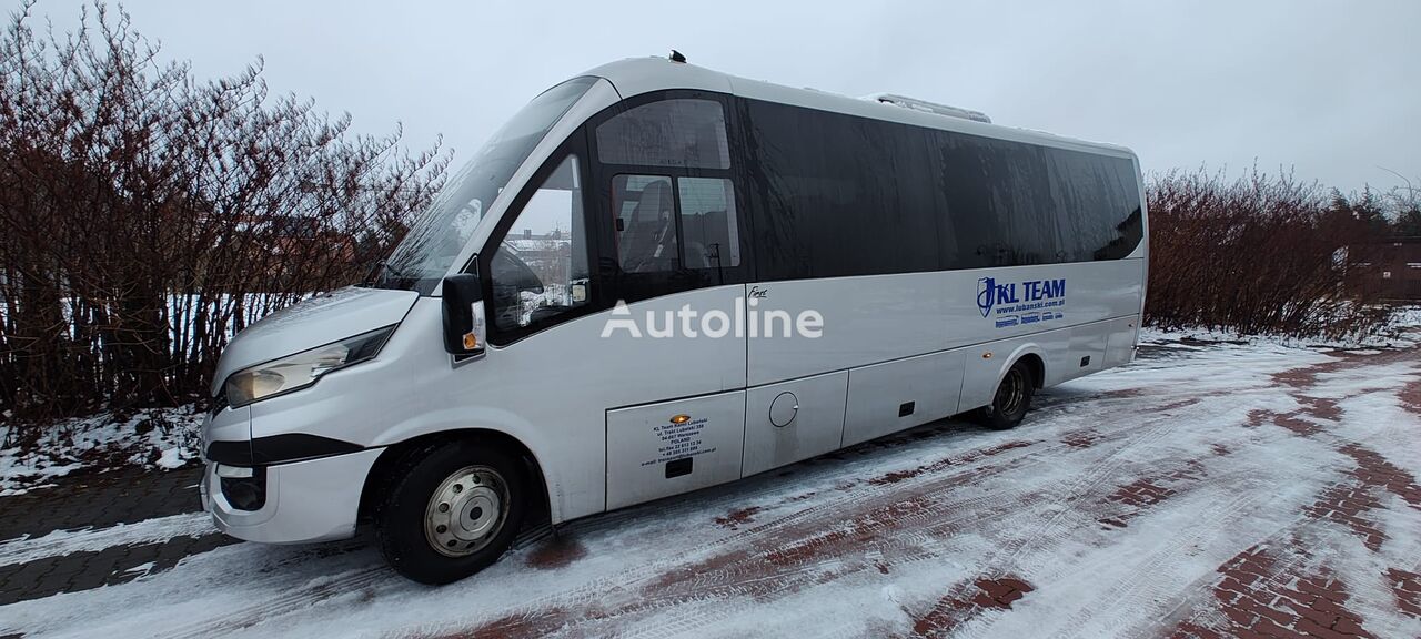 IVECO Rosero putnički minibus