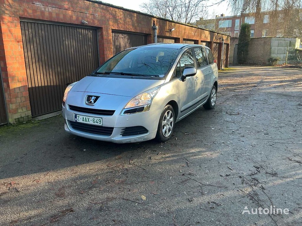 Prodaje se Peugeot 5008 minivan na aukciji