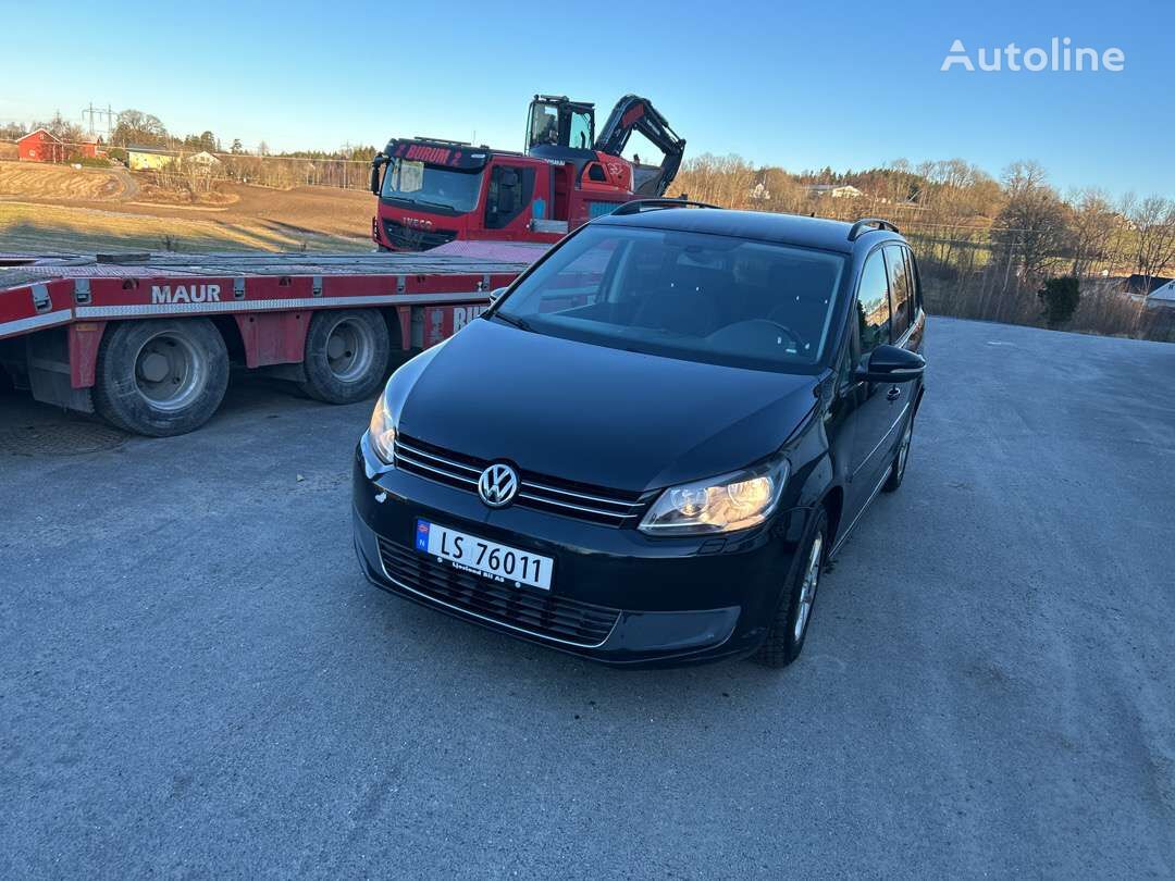 Prodaje se Volkswagen Touran minivan na aukciji