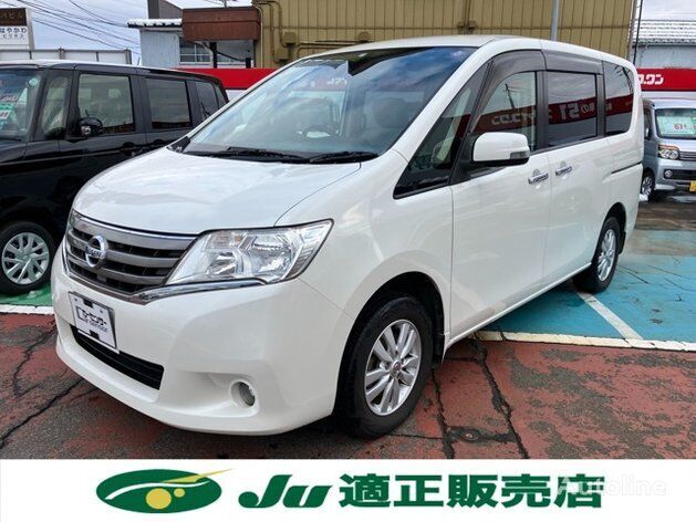 Nissan SERENA minivan