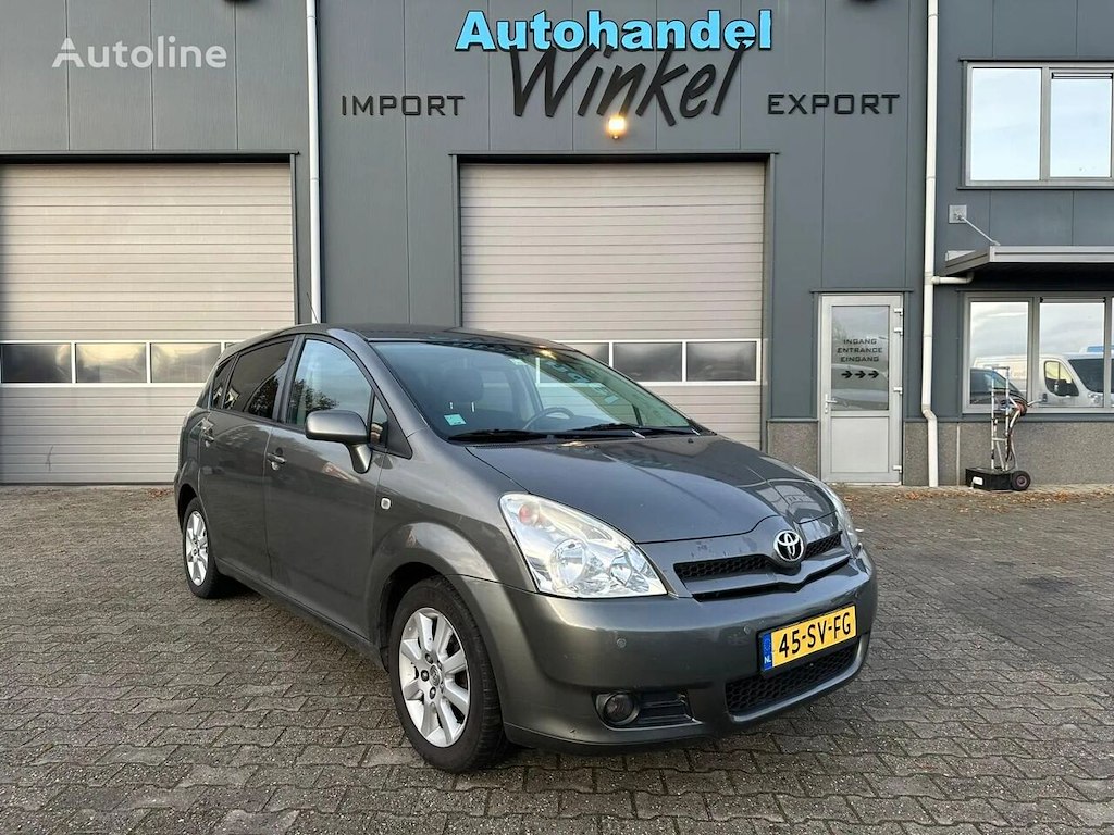 Toyota Verso 1.8 VVT-i Dynamic minivan