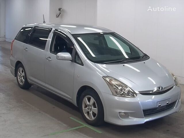 Toyota WISH minivan