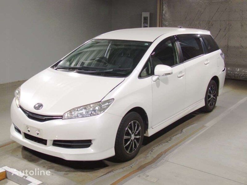 Toyota WISH minivan