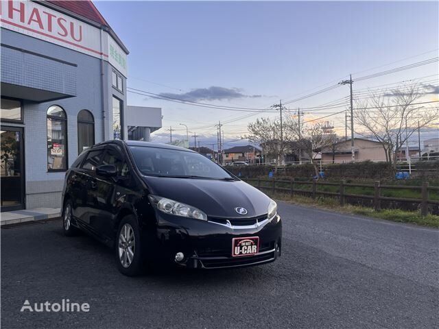 Toyota WISH minivan