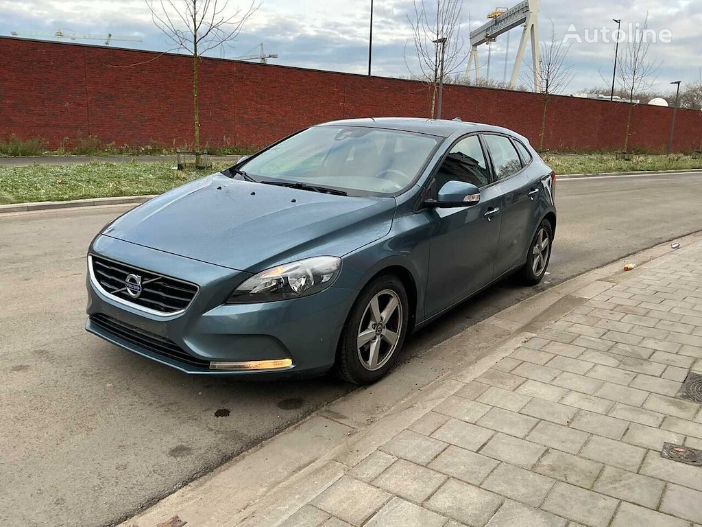 Prodaje se Volvo V40 hečbek na aukciji