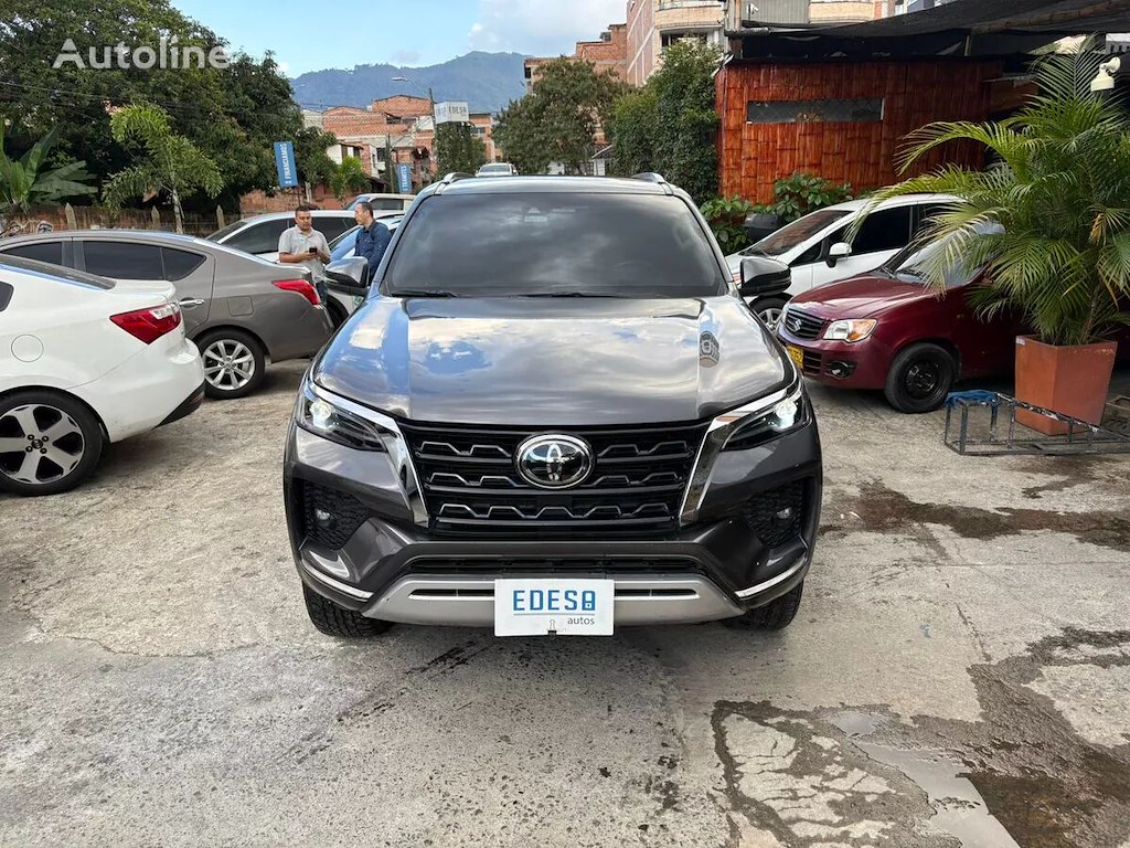 Toyota Fortuner krosover