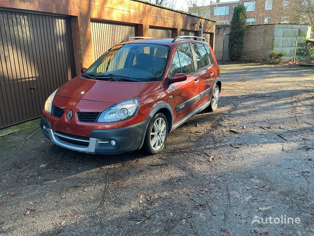 Prodaje se Renault Scenic hečbek na aukciji