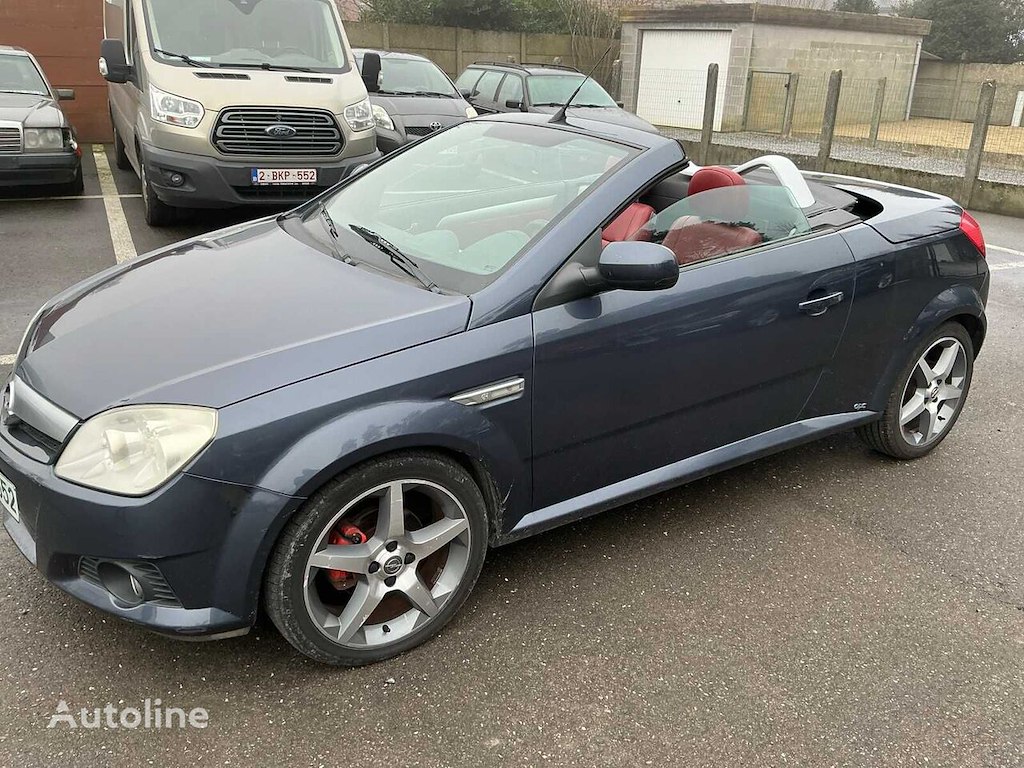 Prodaje se Opel Tigra kabriolet na aukciji