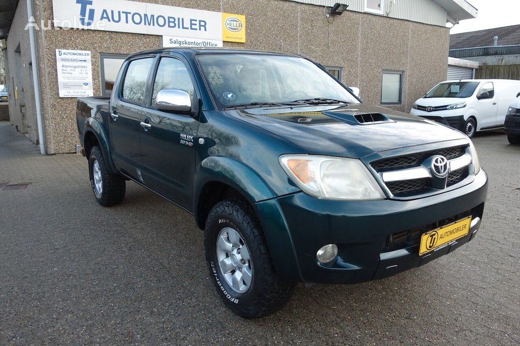 Toyota Hilux Double Cab SR5 pikap