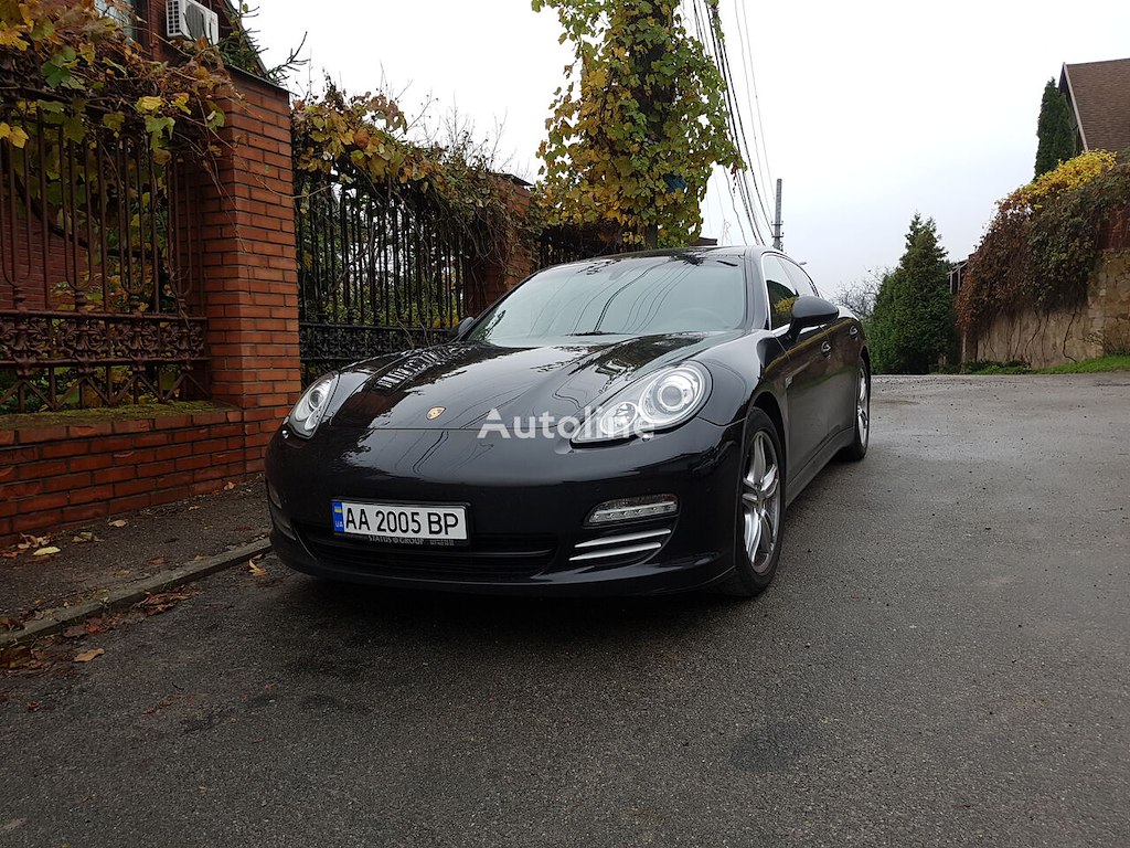 Porsche Panamera sedan