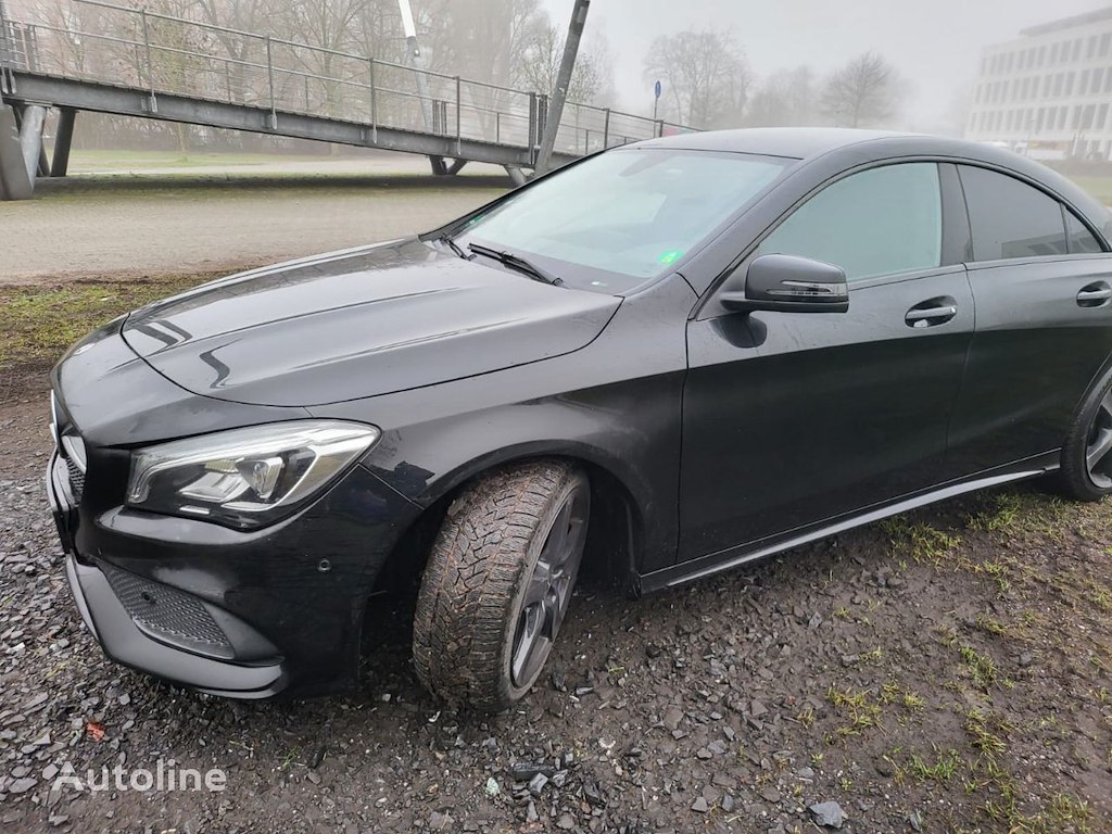 Prodaje se Mercedes-Benz CLA 200 limuzinu na aukciji