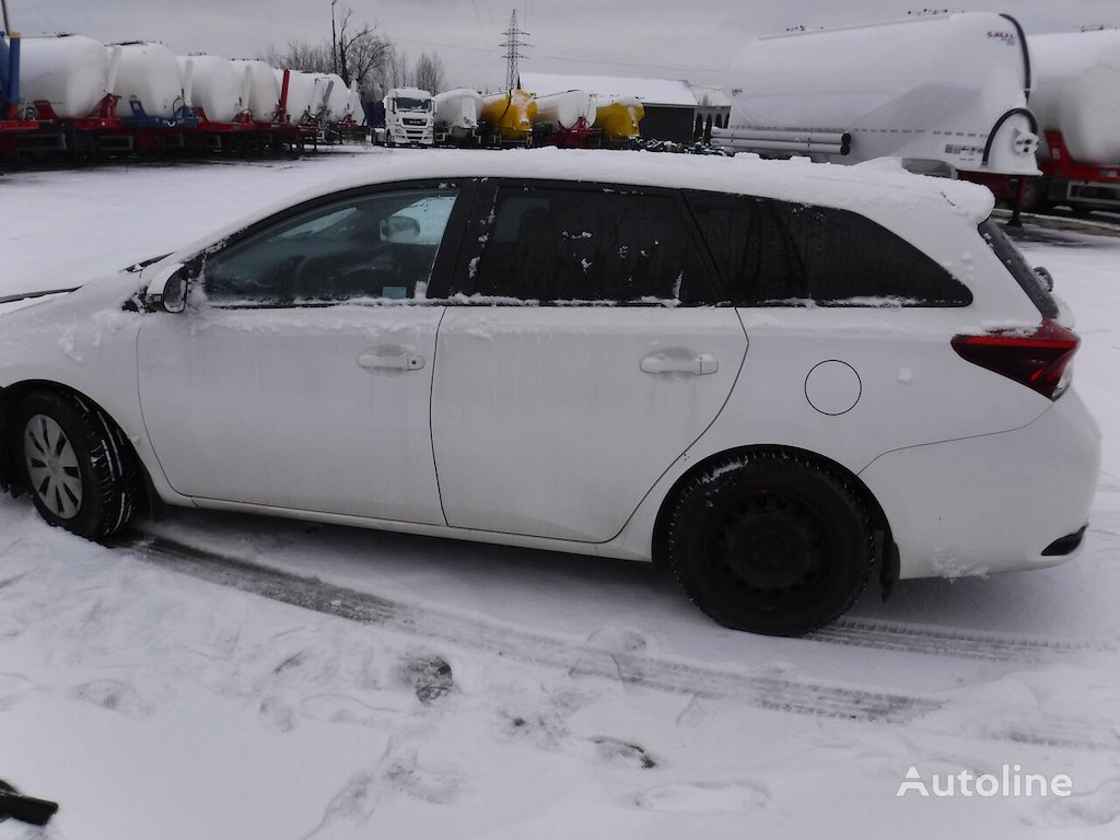 Toyota AURIS 1.4 BENZYNA + LPG karavan