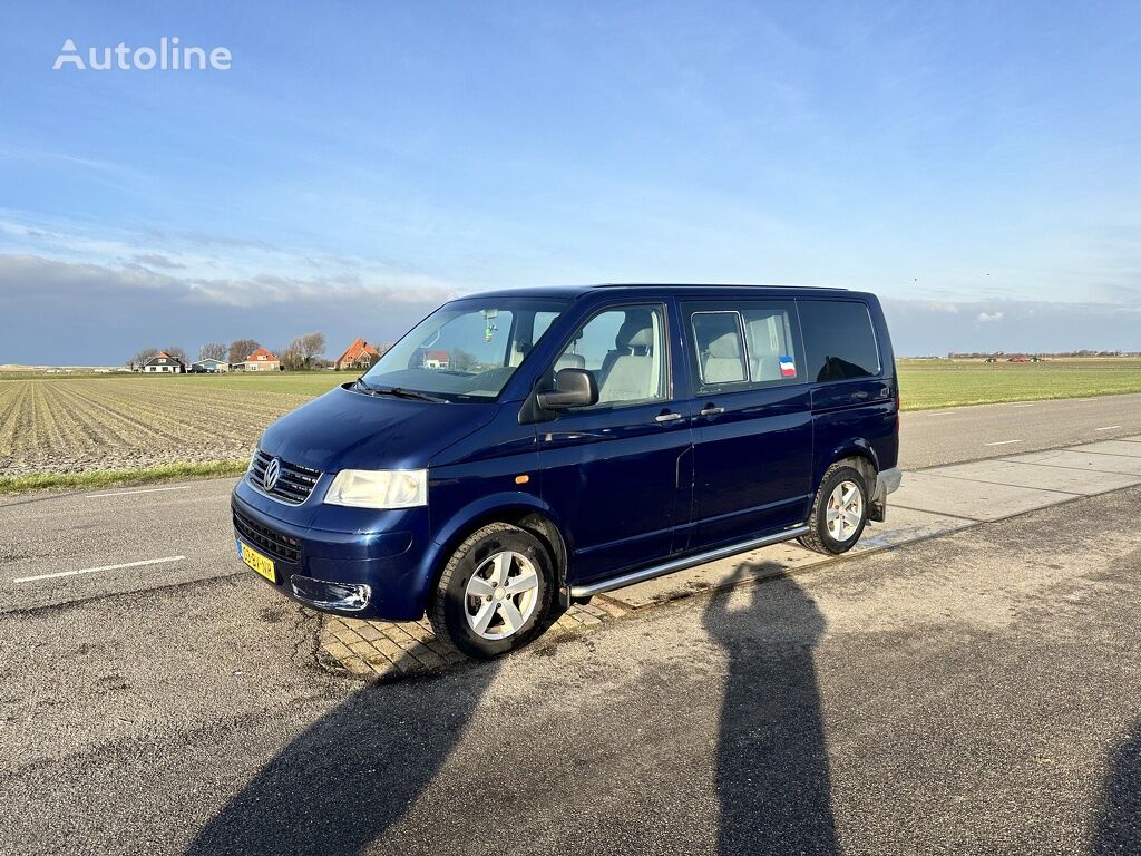 Volkswagen Transporter sedan