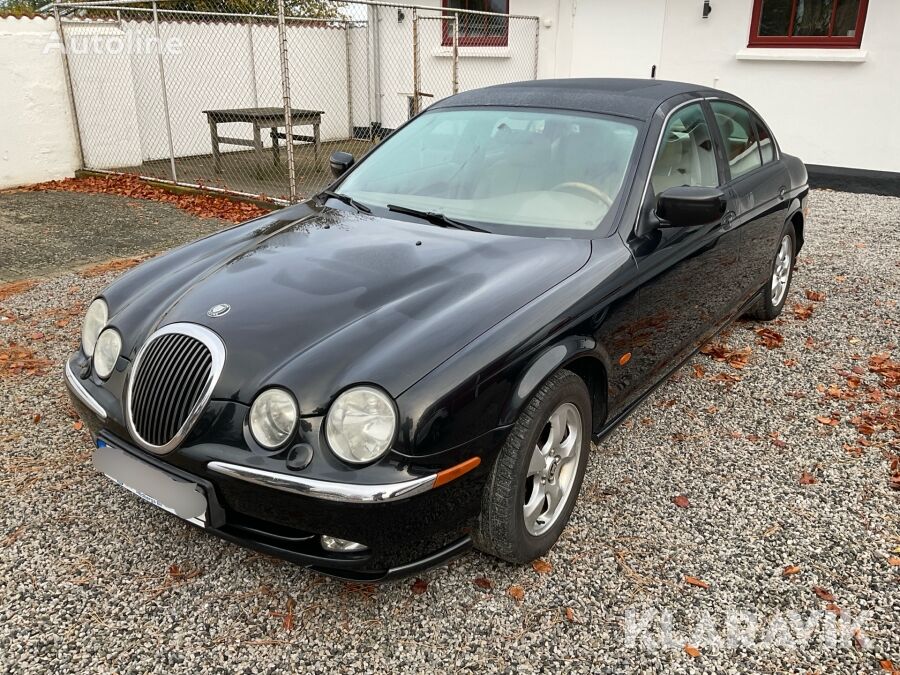 Prodaje se Jaguar S-type sedan na aukciji