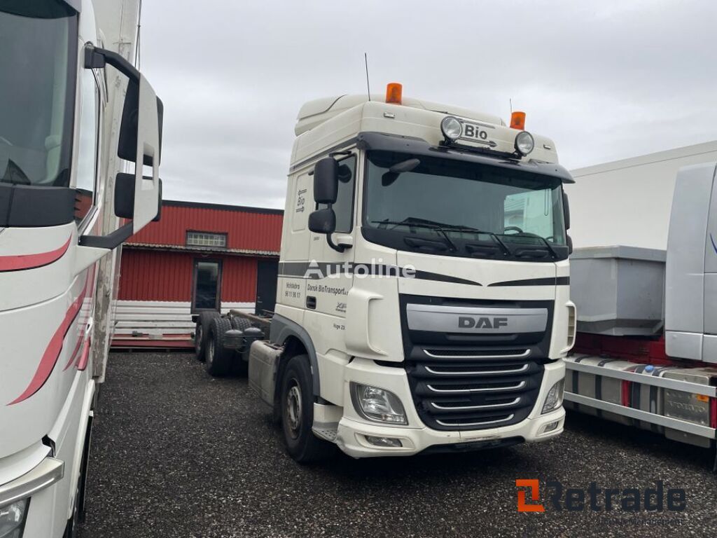 Prodaje se DAF XF510 6*2 kamion šasija na aukciji