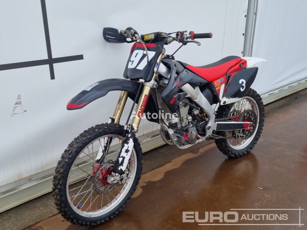 Prodaje se Honda CRF250R motocikl na aukciji