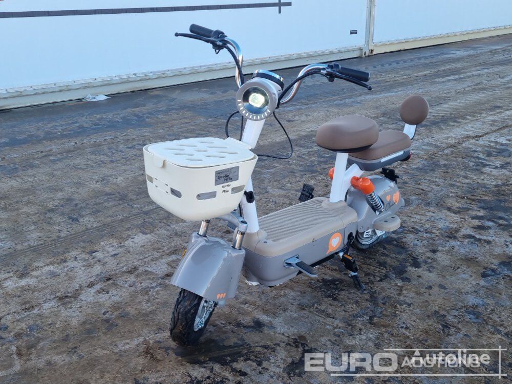 Prodaje se Machpro RC-G1.5 moped na aukciji