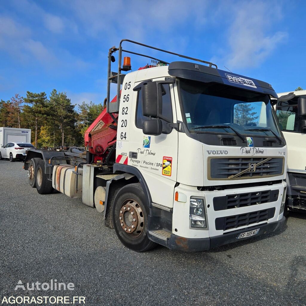 Prodaje se Volvo FM12 rol kiper sa kukom na aukciji