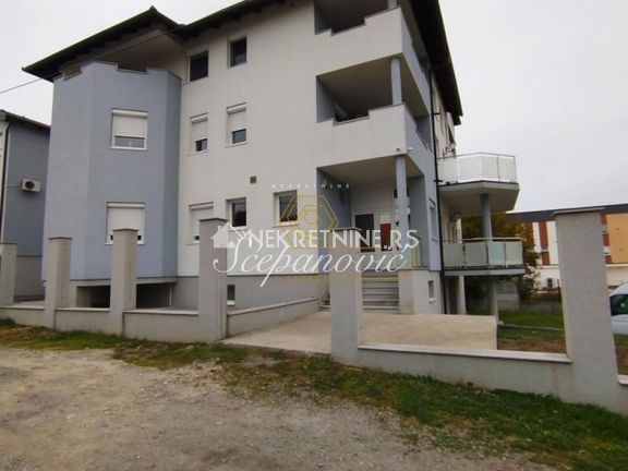 Novi Sad, Veternik, Kuća, 795m2, 1050000 EUR