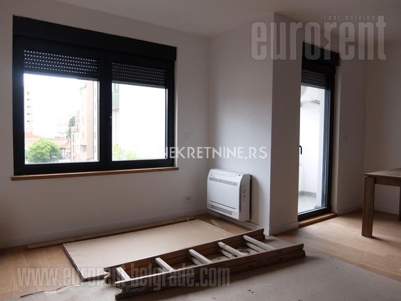 #45093, Izdavanje, Stan, NEIMAR, 850 EUR