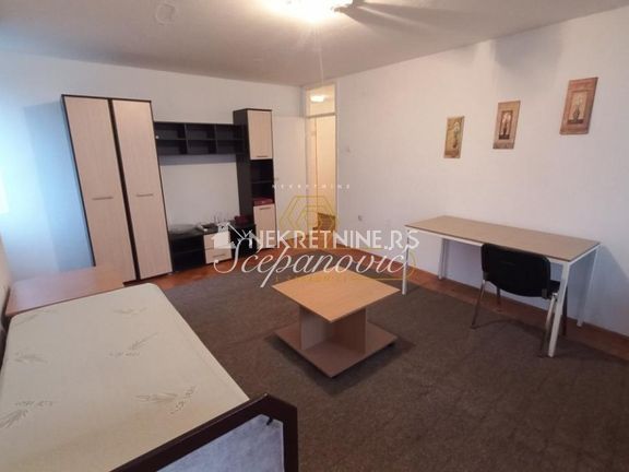 Novi Sad, Liman 2, 3.0 stan, 69m2, 650 EUR