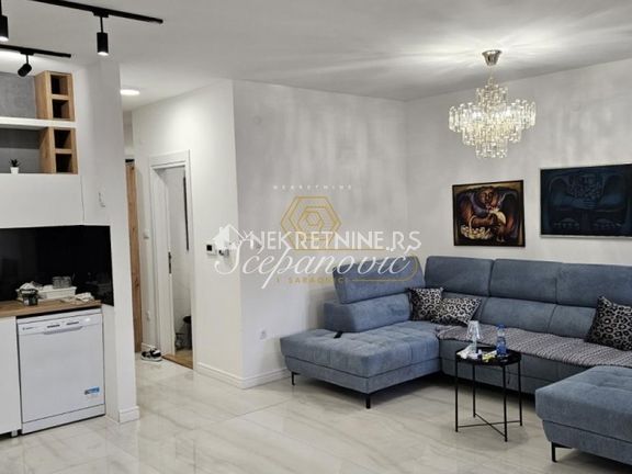 Novi Sad, Salajka, 3.0 stan, 80m2, 900 EUR