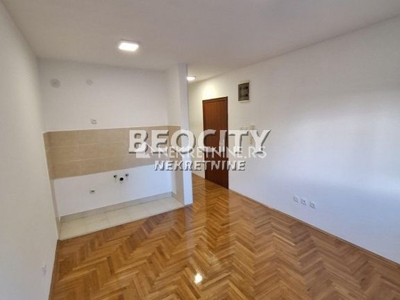 Novi Sad, Liman 4, Bulevar Cara Lazara , 0.5, 20m2, 65000EUR