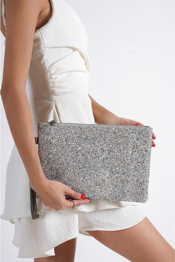 CAPONE OUTFITTERS CAPONE PARIS WOMEN'S CLUTCH BAG IN SILVER