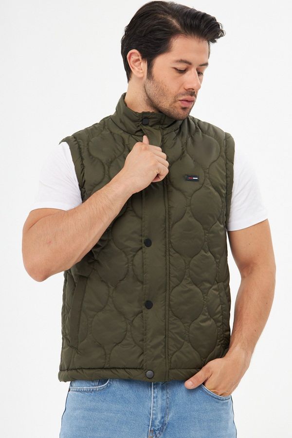 D1FFERENCE MEN'S WATERPROOF AND WINDPROOF ONION PATTERN QUILTED KHAKI VEST