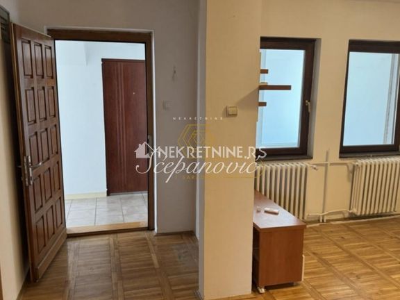 Novi Sad, Salajka, 3.5 stan, 111m2, 165000 EUR