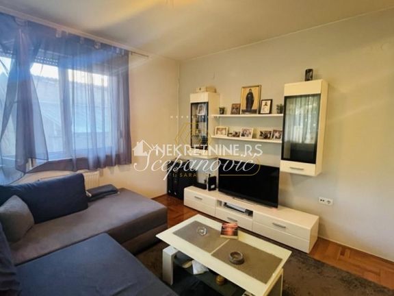 Novi Sad, Grbavica, 2.5 stan, 50m2, 125000 EUR