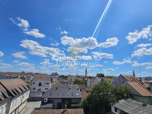 Novi Sad, Centar, 3.0 stan, 74m2, 187000 EUR