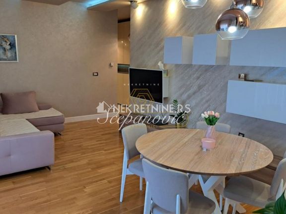 Novi Sad, Sajam, 3.0 stan, 87m2, 260000 EUR