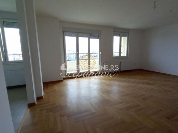 Novi Sad, Salajka, 4.0 stan, 121m2, 273000 EUR