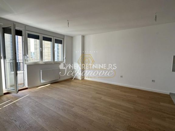 Novi Sad, Grbavica, 4.0 stan, 92m2, 276000 EUR