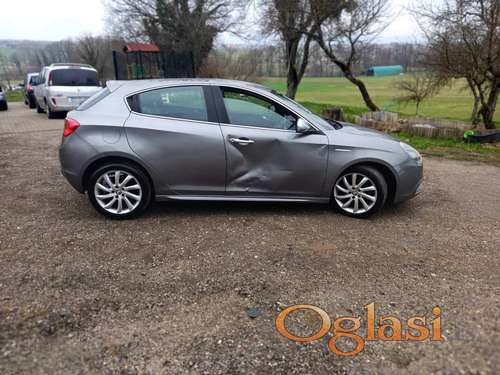 Alfa Romeo Giulietta zadnja desna vrata kod boje 618