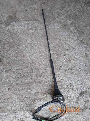 Alfa Romeo 166 antena Ukoliko zelite da porucite Posaljite poruku preko sms poruke ili pozovite na telefon 0616115961