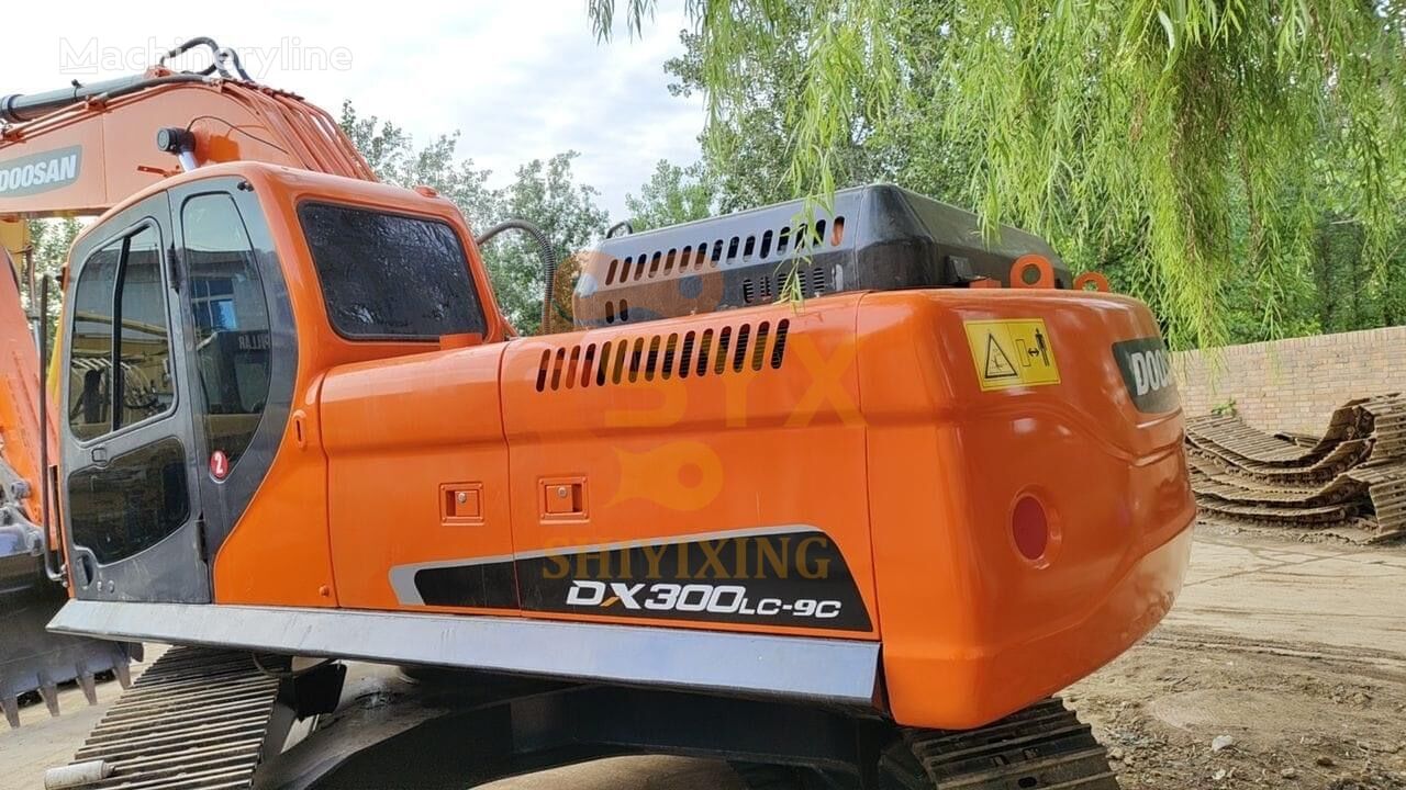 Doosan DX300 bager guseničar