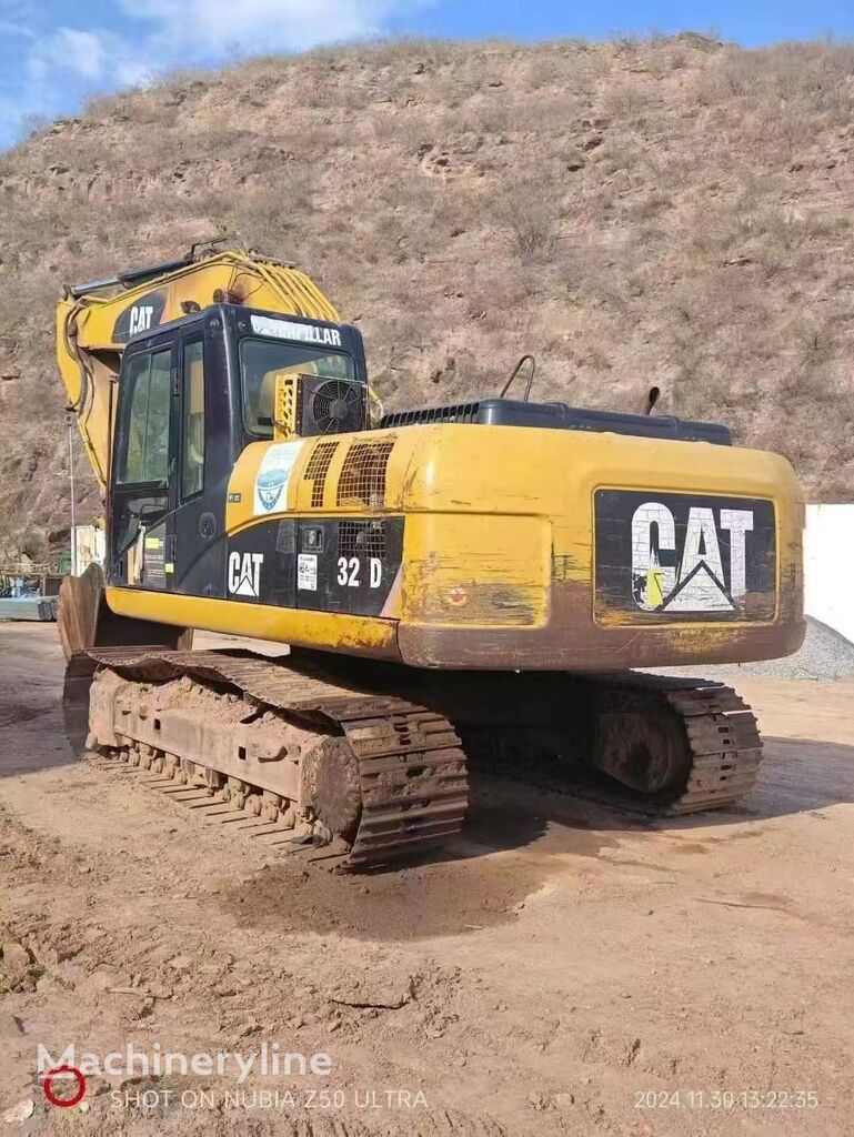 Caterpillar 320D bager guseničar