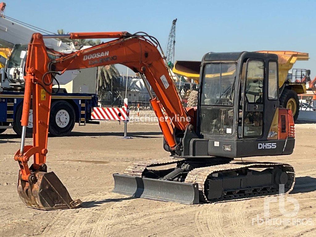 Prodaje se Doosan DH55-V bager guseničar na aukciji