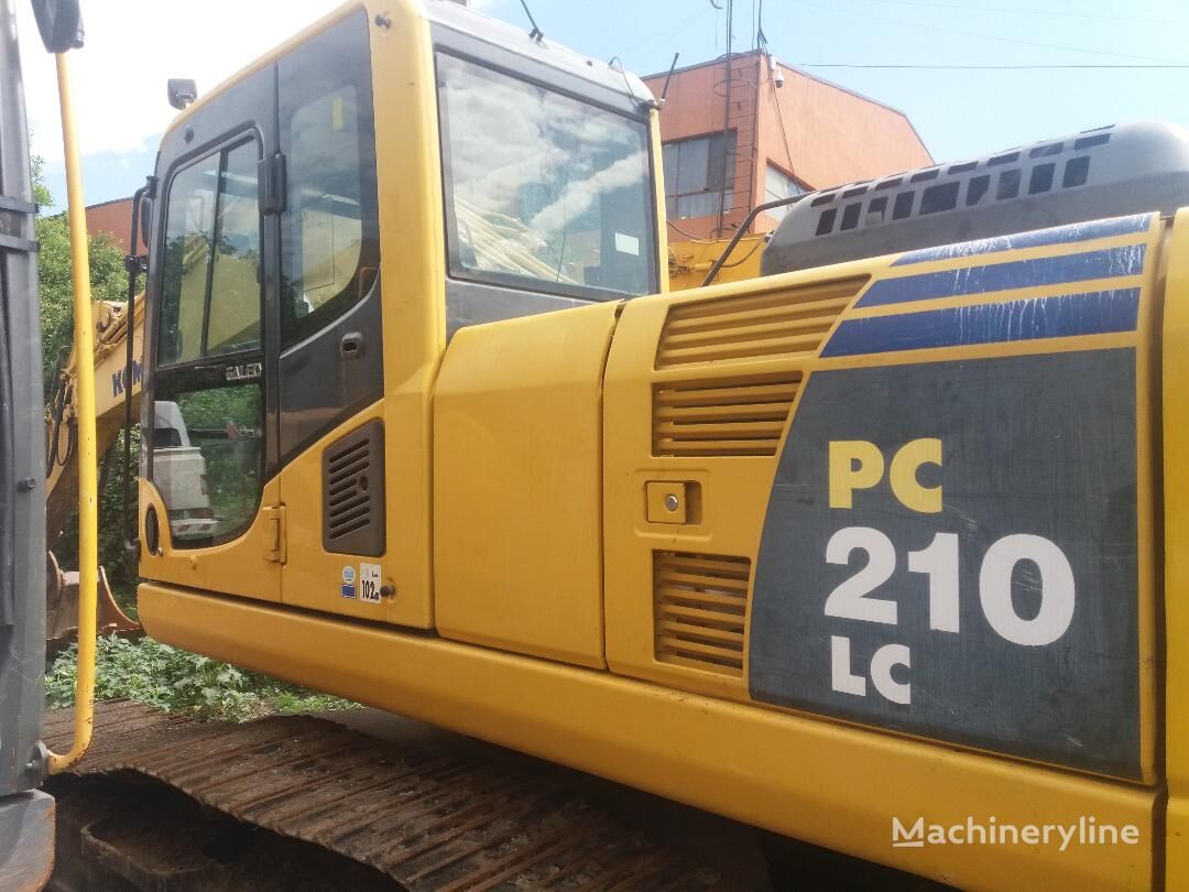 Komatsu PC210 LC--8K bager guseničar