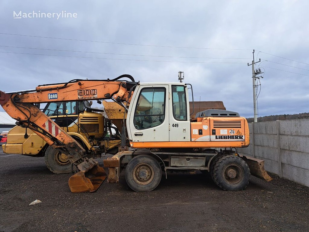 Liebherr A900 bager točkaš